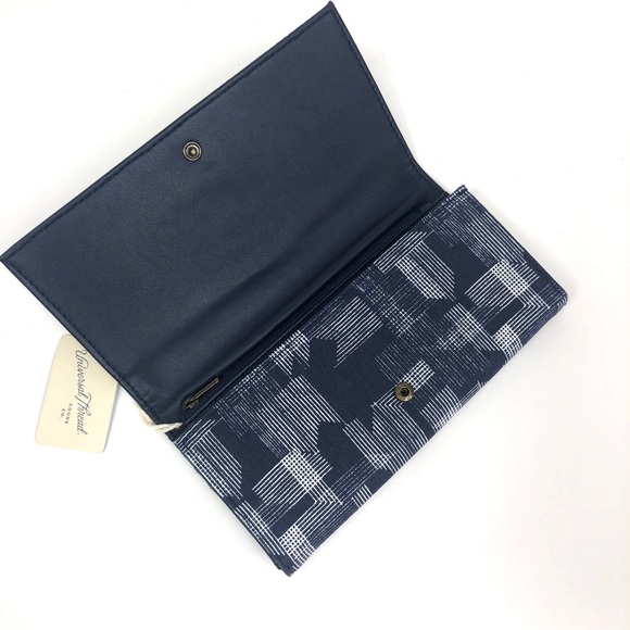 Universal Thread | Bags | Womens Flap Trifold Wallet Universal Thread ...